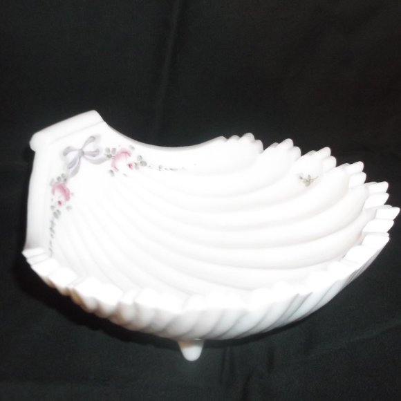 None | Accents | Vintage Milk Glass Shell Dish Hand Painted | Poshmark